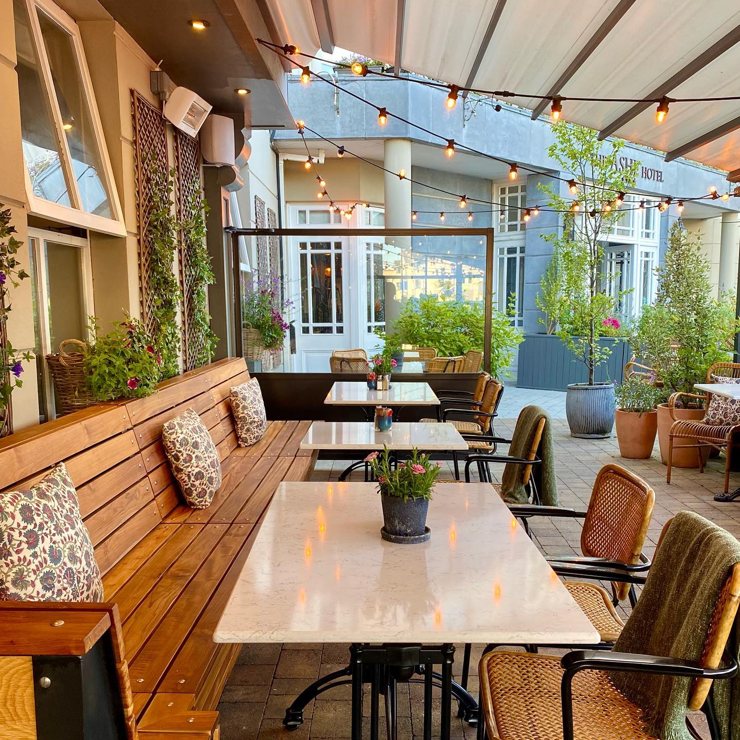 Birdcage Garden Terrace Restaurant Tralee | The Ashe Hotel